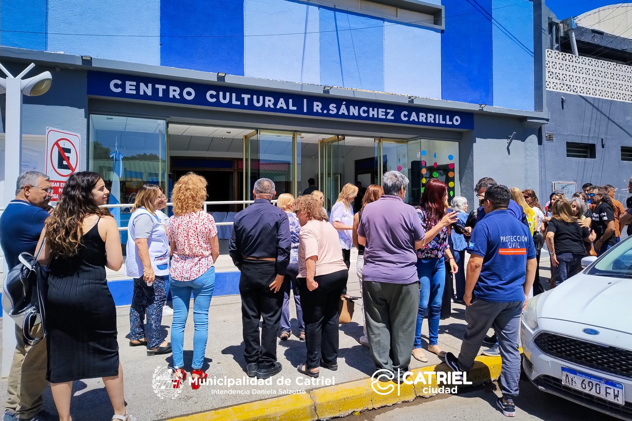 Colocacion de Nombre y Placa en el Centro Cultural Roberto Sanchez ...